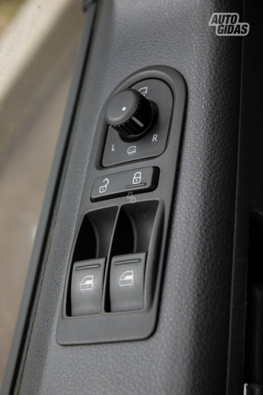 Brown Volkswagen Multivan 2013 in Kaunas, with an engine capacity of 2.00 L and mileage of 237 thousand km for 14300 €, photo 20 on AUTOMOTO.COM.LV
