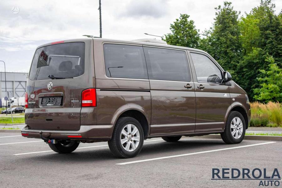 Brown Volkswagen Multivan 2013 in Kaunas, with an engine capacity of 1.97 L and mileage of 237 thousand km for 14300 €, photo 5 on AUTOMOTO.COM.LV