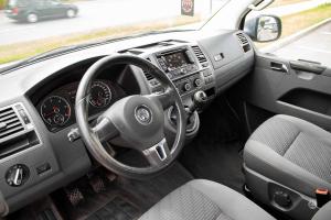 Brown Volkswagen Multivan 2013 in Kaunas, with an engine capacity of 1.97 L and mileage of 237 thousand km for 14300 €, photo 8 on AUTOMOTO.COM.LV