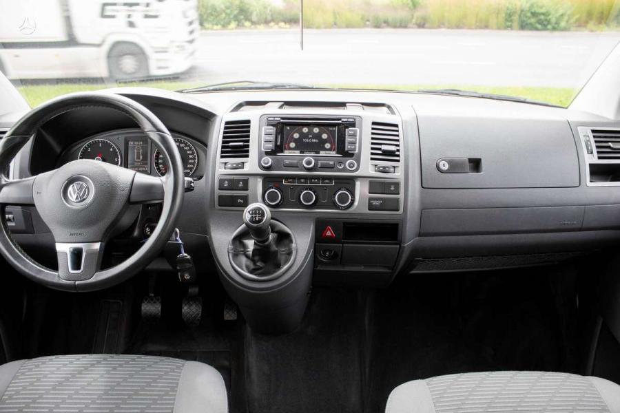 Brown Volkswagen Multivan 2013 in Kaunas, with an engine capacity of 1.97 L and mileage of 237 thousand km for 14300 €, photo 9 on AUTOMOTO.COM.LV