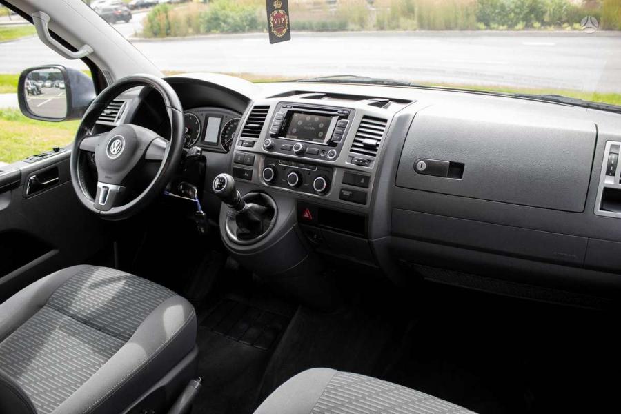 Brown Volkswagen Multivan 2013 in Kaunas, with an engine capacity of 1.97 L and mileage of 237 thousand km for 14300 €, photo 10 on AUTOMOTO.COM.LV