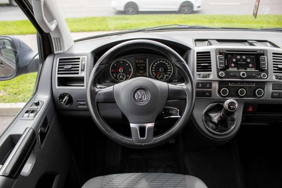 Brown Volkswagen Multivan 2013 in Kaunas, with an engine capacity of 1.97 L and mileage of 237 thousand km for 14300 €, photo 11 on AUTOMOTO.COM.LV