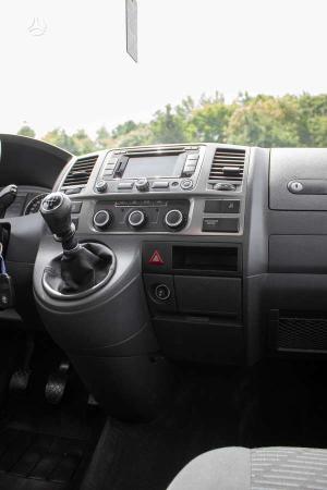 Brown Volkswagen Multivan 2013 in Kaunas, with an engine capacity of 1.97 L and mileage of 237 thousand km for 14300 €, photo 17 on AUTOMOTO.COM.LV