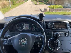 Brown Volkswagen Multivan 2013 in Kaunas, with an engine capacity of 1.97 L and mileage of 305 thousand km for 19500 €, photo 3 on AUTOMOTO.COM.LV