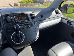 Brown Volkswagen Multivan 2013 in Kaunas, with an engine capacity of 1.97 L and mileage of 305 thousand km for 19500 €, photo 4 on AUTOMOTO.COM.LV
