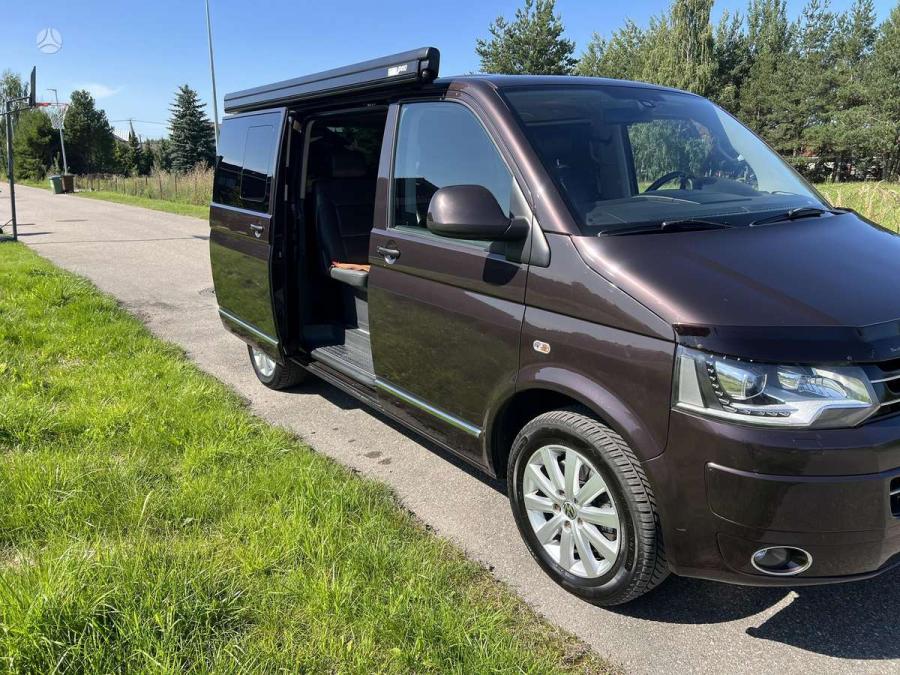 Brown Volkswagen Multivan 2013 in Kaunas, with an engine capacity of 1.97 L and mileage of 305 thousand km for 19500 €, photo 9 on AUTOMOTO.COM.LV