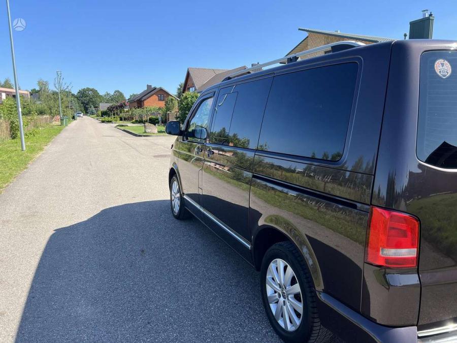 Brown Volkswagen Multivan 2013 in Kaunas, with an engine capacity of 1.97 L and mileage of 305 thousand km for 19500 €, photo 10 on AUTOMOTO.COM.LV