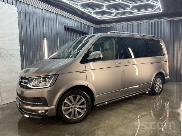 Brown Volkswagen Multivan 2015 in Valka, with an engine capacity of 2.00 L and mileage of 226 thousand km for 26999 €, photo 3 on AUTOMOTO.COM.LV