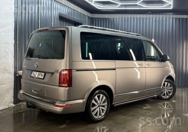 Brown Volkswagen Multivan 2015 in Valka, with an engine capacity of 2.00 L and mileage of 226 thousand km for 26999 €, photo 10 on AUTOMOTO.COM.LV