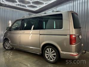 Brown Volkswagen Multivan 2015 in Valka, with an engine capacity of 2.00 L and mileage of 226 thousand km for 26999 €, photo 13 on AUTOMOTO.COM.LV