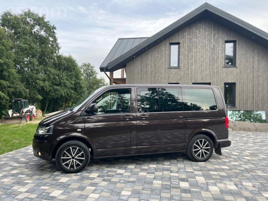Brown Volkswagen Multivan 2015 in Jelgava, with an engine capacity of 2.00 L and mileage of 385 thousand km for 16900 €, photo 1 on AUTOMOTO.COM.LV