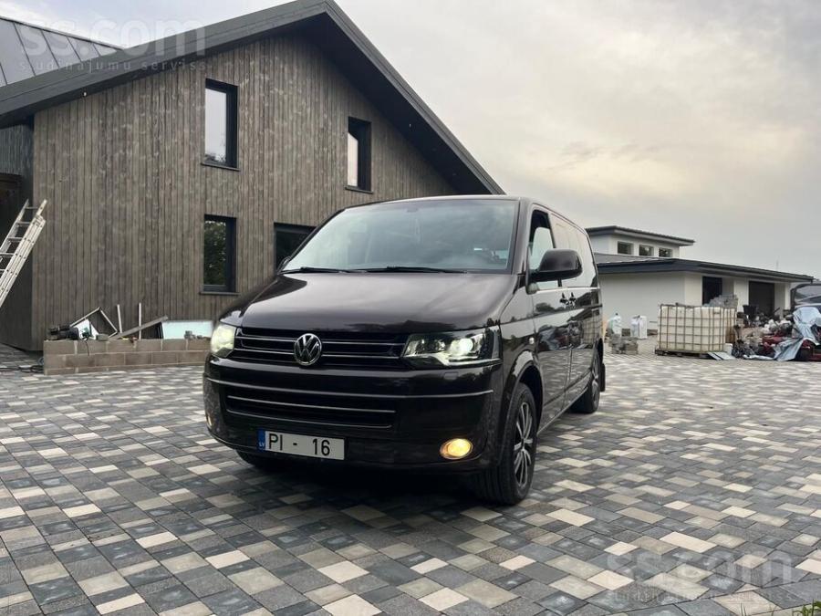 Brown Volkswagen Multivan 2015 in Jelgava, with an engine capacity of 2.00 L and mileage of 385 thousand km for 16900 €, photo 4 on AUTOMOTO.COM.LV