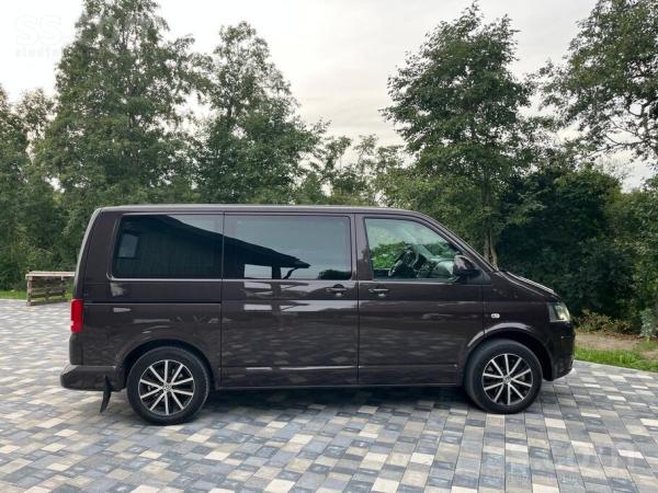 Brown Volkswagen Multivan 2015 in Jelgava, with an engine capacity of 2.00 L and mileage of 385 thousand km for 16900 €, photo 5 on AUTOMOTO.COM.LV