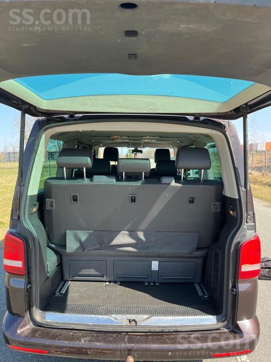 Brown Volkswagen Multivan 2015 in Jelgava, with an engine capacity of 2.00 L and mileage of 385 thousand km for 16900 €, photo 14 on AUTOMOTO.COM.LV