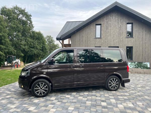 Brown Volkswagen Multivan 2015 in Jelgava, with an engine capacity of 2.00 L and mileage of 385 thousand km for 16900 €, photo 1 on AUTOMOTO.COM.LV
