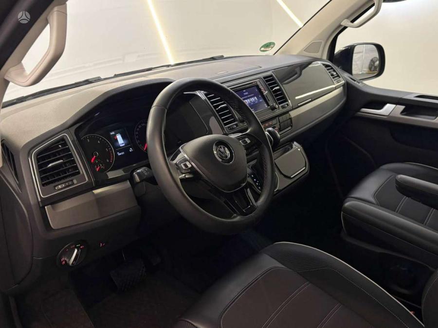 Brūns Volkswagen Multivan 2016 Marijampole, ar dzinēja tilpumu 1.97 L un nobraukumu 194 tūkst. km par 23999 €, foto 3 vietnē AUTOMOTO.COM.LV