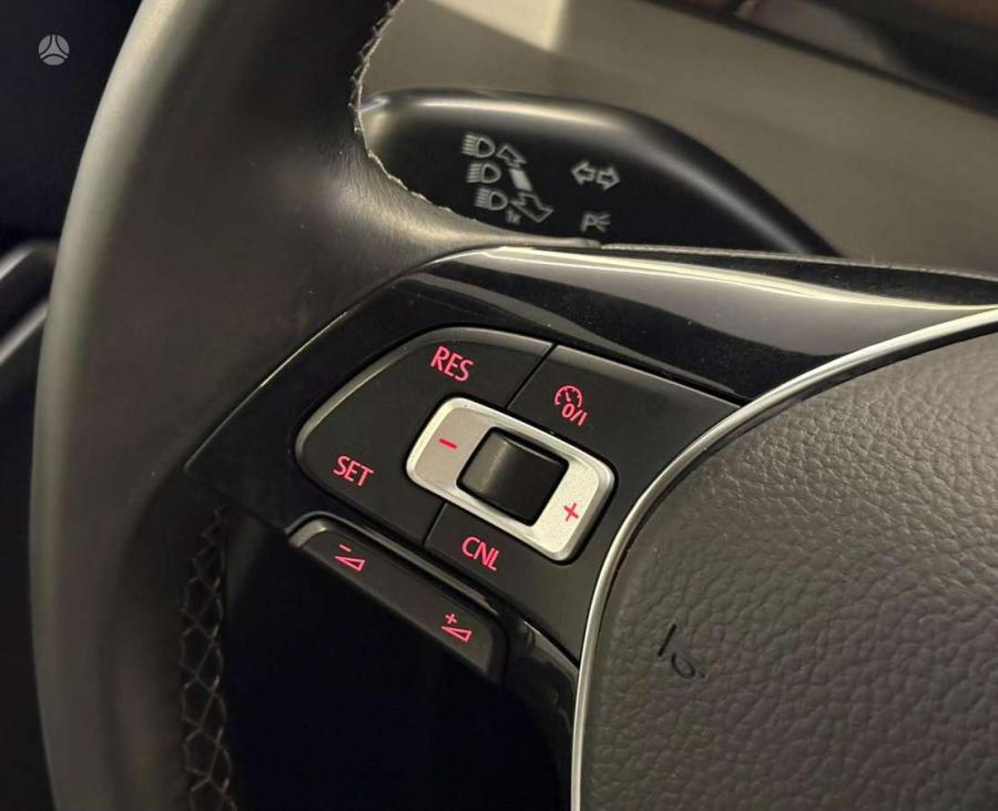 Brūns Volkswagen Multivan 2016 Marijampole, ar dzinēja tilpumu 1.97 L un nobraukumu 194 tūkst. km par 23999 €, foto 13 vietnē AUTOMOTO.COM.LV