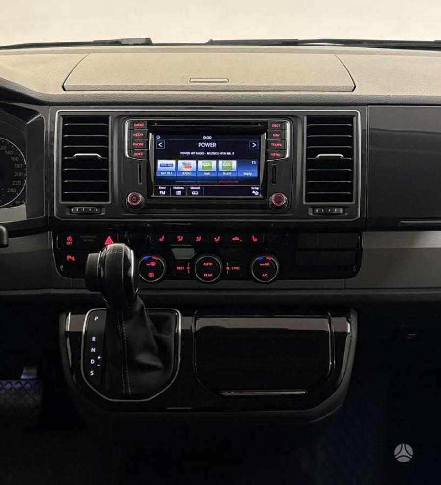Brūns Volkswagen Multivan 2016 Marijampole, ar dzinēja tilpumu 1.97 L un nobraukumu 194 tūkst. km par 23999 €, foto 19 vietnē AUTOMOTO.COM.LV
