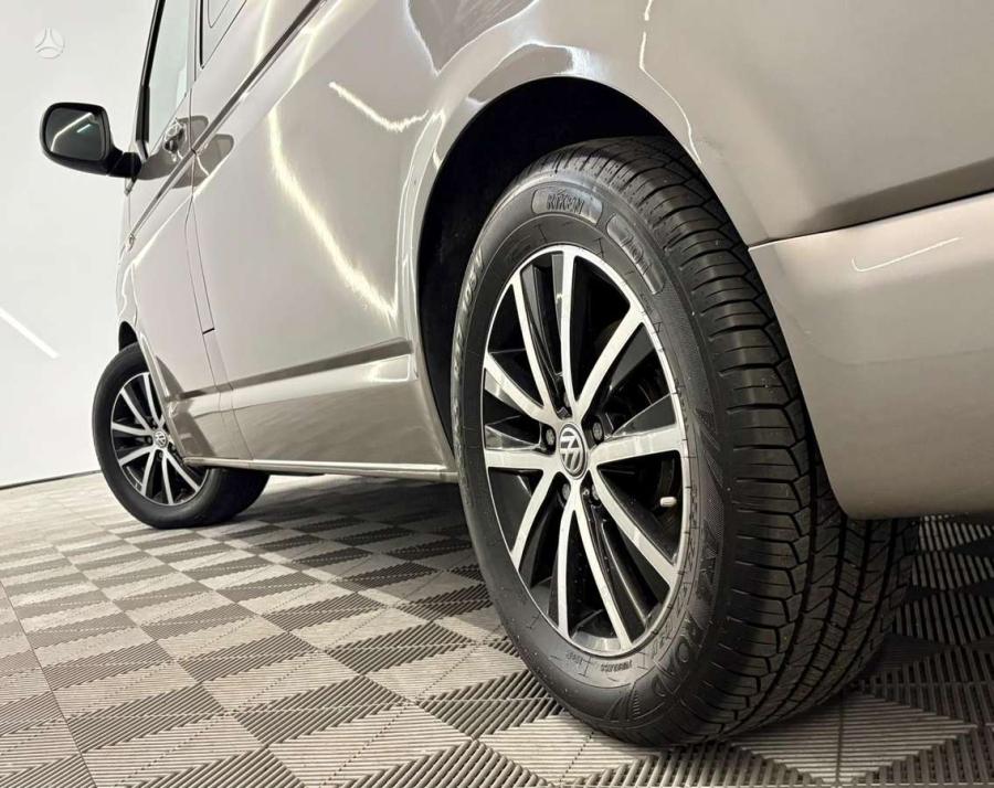 Brūns Volkswagen Multivan 2016 Marijampole, ar dzinēja tilpumu 1.97 L un nobraukumu 194 tūkst. km par 23999 €, foto 24 vietnē AUTOMOTO.COM.LV
