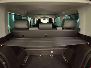 Brūns Volkswagen Multivan 2016 Marijampole, ar dzinēja tilpumu 1.97 L un nobraukumu 194 tūkst. km par 23999 €, foto 28 vietnē AUTOMOTO.COM.LV