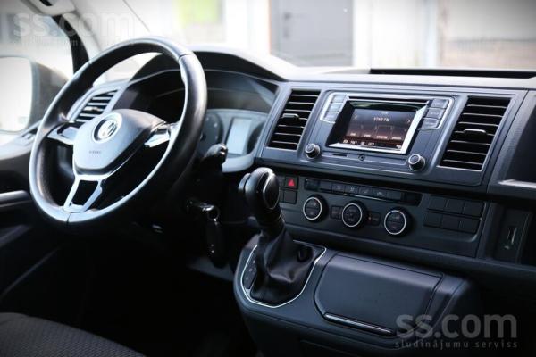 Brown Volkswagen Multivan 2017 in Riga, with an engine capacity of 2.00 L and mileage of 156 thousand km for 23995 €, photo 10 on AUTOMOTO.COM.LV
