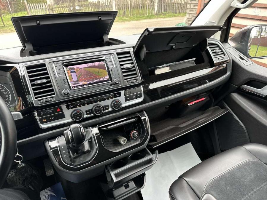 Brūns Volkswagen Multivan 2017 Viļņa, ar dzinēja tilpumu 1.97 L un nobraukumu 215 tūkst. km par 27755 €, foto 12 vietnē AUTOMOTO.COM.LV
