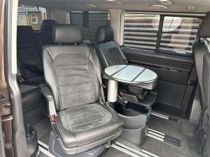 Brūns Volkswagen Multivan 2017 Viļņa, ar dzinēja tilpumu 1.97 L un nobraukumu 215 tūkst. km par 27755 €, foto 19 vietnē AUTOMOTO.COM.LV
