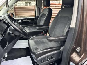 Brūns Volkswagen Multivan 2017 Viļņa, ar dzinēja tilpumu 1.97 L un nobraukumu 215 tūkst. km par 27755 €, foto 32 vietnē AUTOMOTO.COM.LV