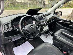 Brown Volkswagen Multivan 2017 in Vilnius, with an engine capacity of 1.97 L and mileage of 215 thousand km for 27350 €, photo 28 on AUTOMOTO.COM.LV