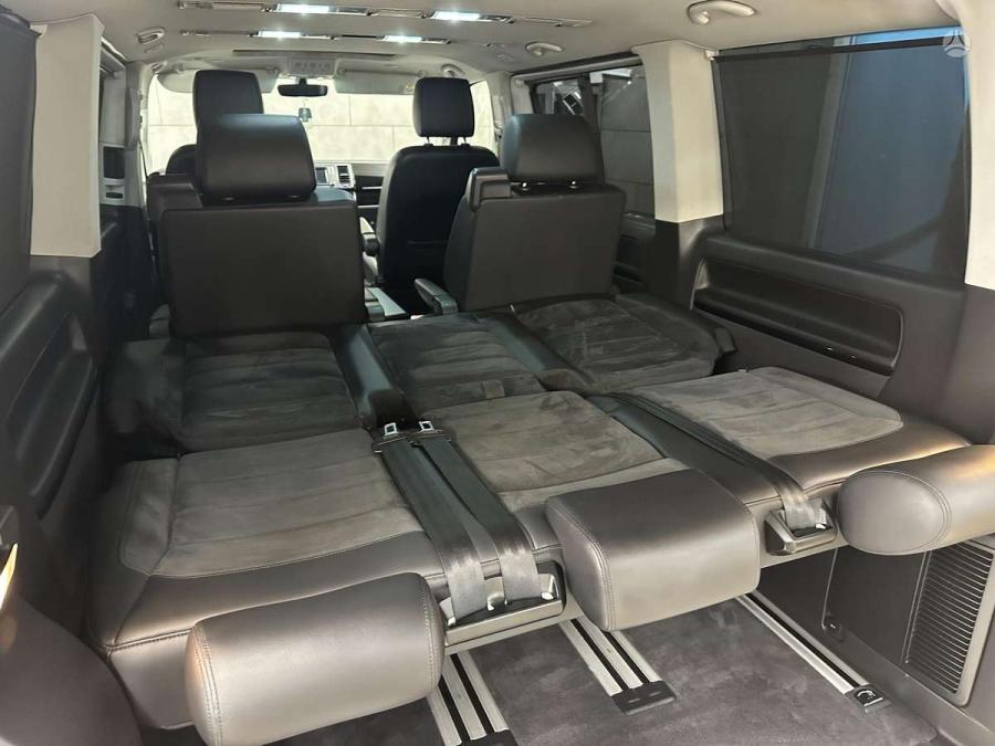 Brown Volkswagen Multivan 2017 in Vilnius, with an engine capacity of 1.97 L and mileage of 215 thousand km for 27350 €, photo 38 on AUTOMOTO.COM.LV