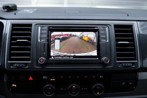 Brūns Volkswagen Multivan 2018 Jelgava, ar dzinēja tilpumu 2.00 L un nobraukumu 294 tūkst. km par 22450 €, foto 11 vietnē AUTOMOTO.COM.LV