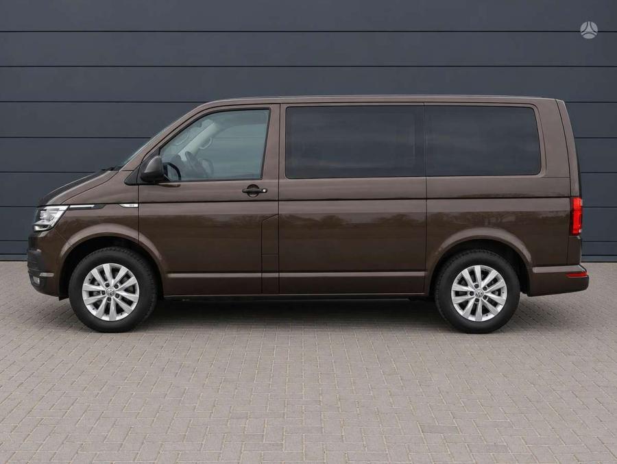Brown Volkswagen Multivan 2018 in Vilnius, with an engine capacity of 1.97 L and mileage of 191 thousand km for 23990 €, photo 3 on AUTOMOTO.COM.LV