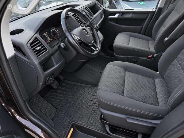 Brown Volkswagen Multivan 2018 in Vilnius, with an engine capacity of 1.97 L and mileage of 191 thousand km for 23990 €, photo 8 on AUTOMOTO.COM.LV
