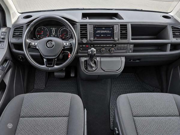 Brown Volkswagen Multivan 2018 in Vilnius, with an engine capacity of 1.97 L and mileage of 191 thousand km for 23990 €, photo 9 on AUTOMOTO.COM.LV