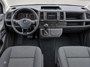 Brown Volkswagen Multivan 2018 in Vilnius, with an engine capacity of 1.97 L and mileage of 191 thousand km for 23990 €, photo 9 on AUTOMOTO.COM.LV