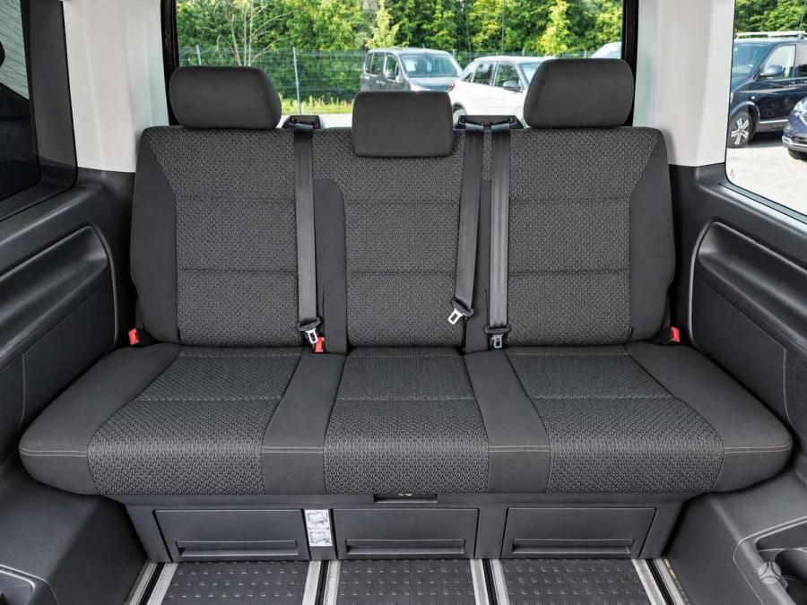 Brown Volkswagen Multivan 2018 in Vilnius, with an engine capacity of 1.97 L and mileage of 191 thousand km for 23990 €, photo 20 on AUTOMOTO.COM.LV