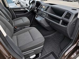 Brown Volkswagen Multivan 2018 in Vilnius, with an engine capacity of 1.97 L and mileage of 191 thousand km for 23990 €, photo 23 on AUTOMOTO.COM.LV