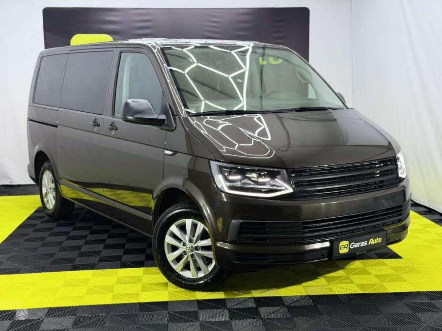 Brown Volkswagen Multivan 2019 in Vilnius, with an engine capacity of 1.97 L and mileage of 135 thousand km for 30950 €, photo 3 on AUTOMOTO.COM.LV