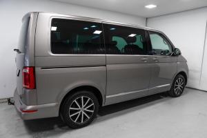 Brūns Volkswagen Multivan 2019 Viļņa, ar dzinēja tilpumu 2.00 L un nobraukumu 131 tūkst. km par 32150 €, foto 7 vietnē AUTOMOTO.COM.LV