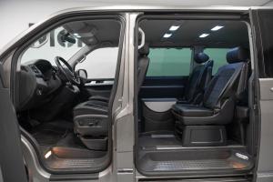 Brūns Volkswagen Multivan 2019 Viļņa, ar dzinēja tilpumu 2.00 L un nobraukumu 131 tūkst. km par 32150 €, foto 9 vietnē AUTOMOTO.COM.LV