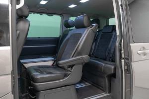 Brūns Volkswagen Multivan 2019 Viļņa, ar dzinēja tilpumu 2.00 L un nobraukumu 131 tūkst. km par 32150 €, foto 10 vietnē AUTOMOTO.COM.LV