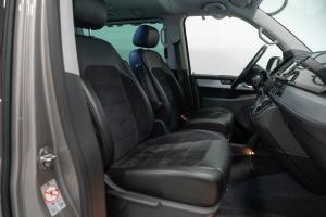 Brūns Volkswagen Multivan 2019 Viļņa, ar dzinēja tilpumu 2.00 L un nobraukumu 131 tūkst. km par 32150 €, foto 13 vietnē AUTOMOTO.COM.LV