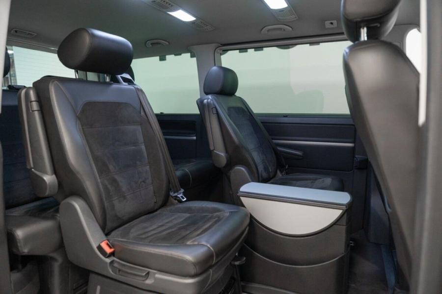 Brūns Volkswagen Multivan 2019 Viļņa, ar dzinēja tilpumu 2.00 L un nobraukumu 131 tūkst. km par 32150 €, foto 14 vietnē AUTOMOTO.COM.LV