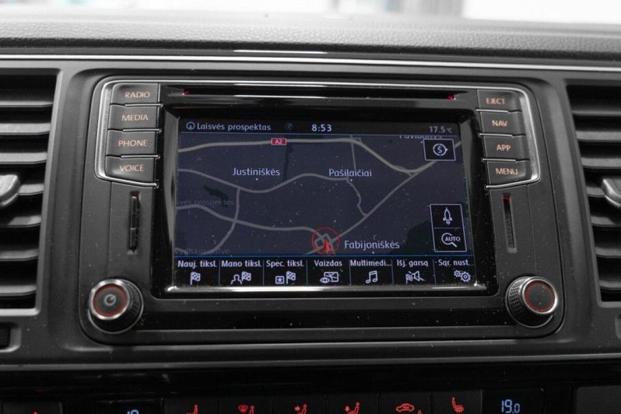 Brūns Volkswagen Multivan 2019 Viļņa, ar dzinēja tilpumu 2.00 L un nobraukumu 131 tūkst. km par 32150 €, foto 25 vietnē AUTOMOTO.COM.LV