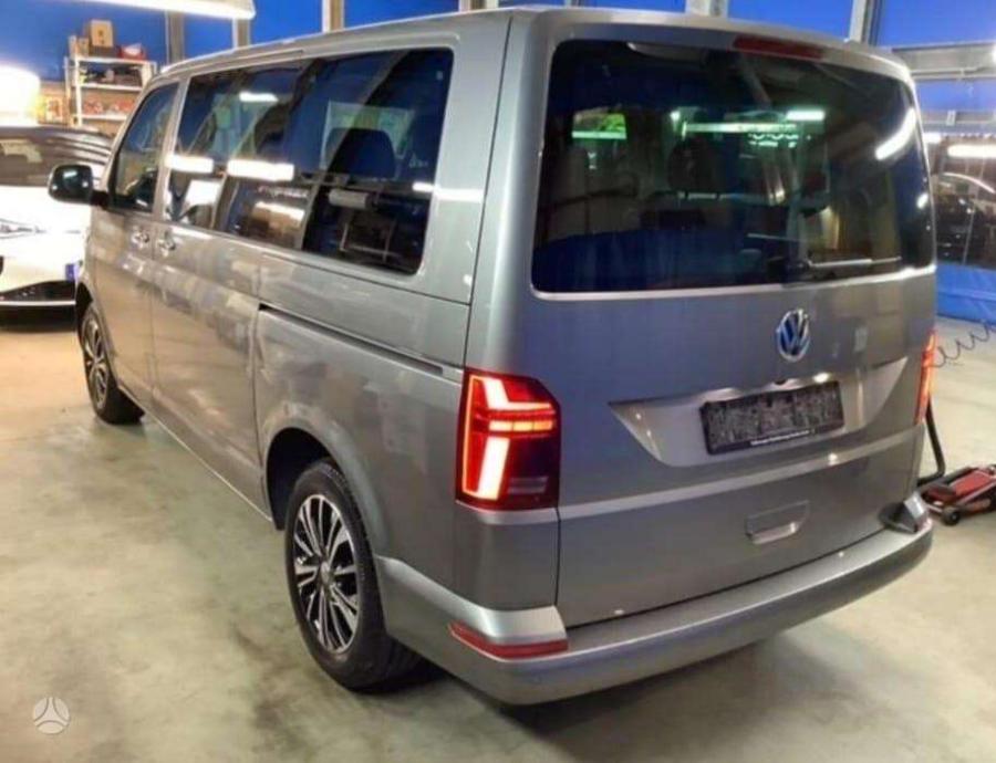 Brūns Volkswagen Multivan 2021 Šauļi, ar dzinēja tilpumu 1.97 L un nobraukumu 127 tūkst. km par 33900 €, foto 5 vietnē AUTOMOTO.COM.LV