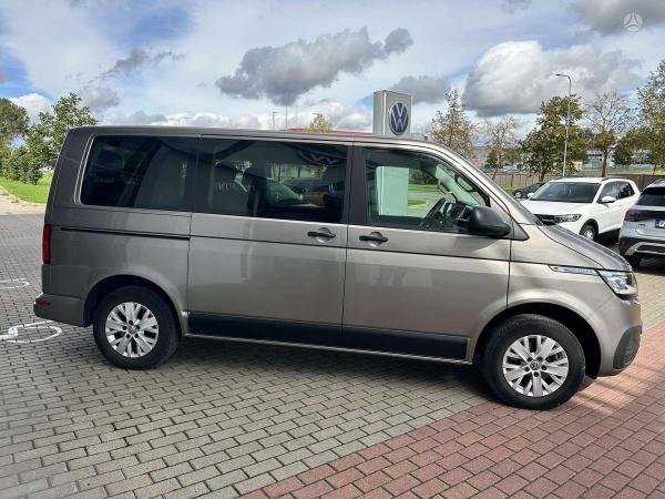 Brown Volkswagen Multivan 2021 in Siauliai, with an engine capacity of 1.97 L and mileage of 91 thousand km for 34900 €, photo 5 on AUTOMOTO.COM.LV