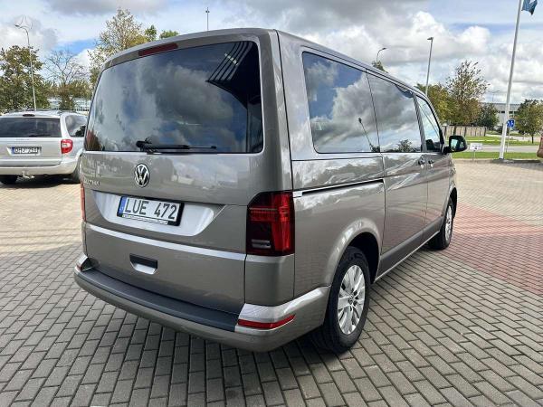 Brown Volkswagen Multivan 2021 in Siauliai, with an engine capacity of 1.97 L and mileage of 91 thousand km for 34900 €, photo 10 on AUTOMOTO.COM.LV