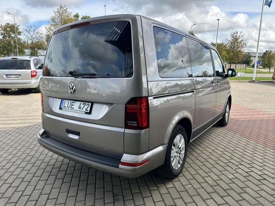 Brown Volkswagen Multivan 2021 in Siauliai, with an engine capacity of 1.97 L and mileage of 91 thousand km for 34900 €, photo 10 on AUTOMOTO.COM.LV