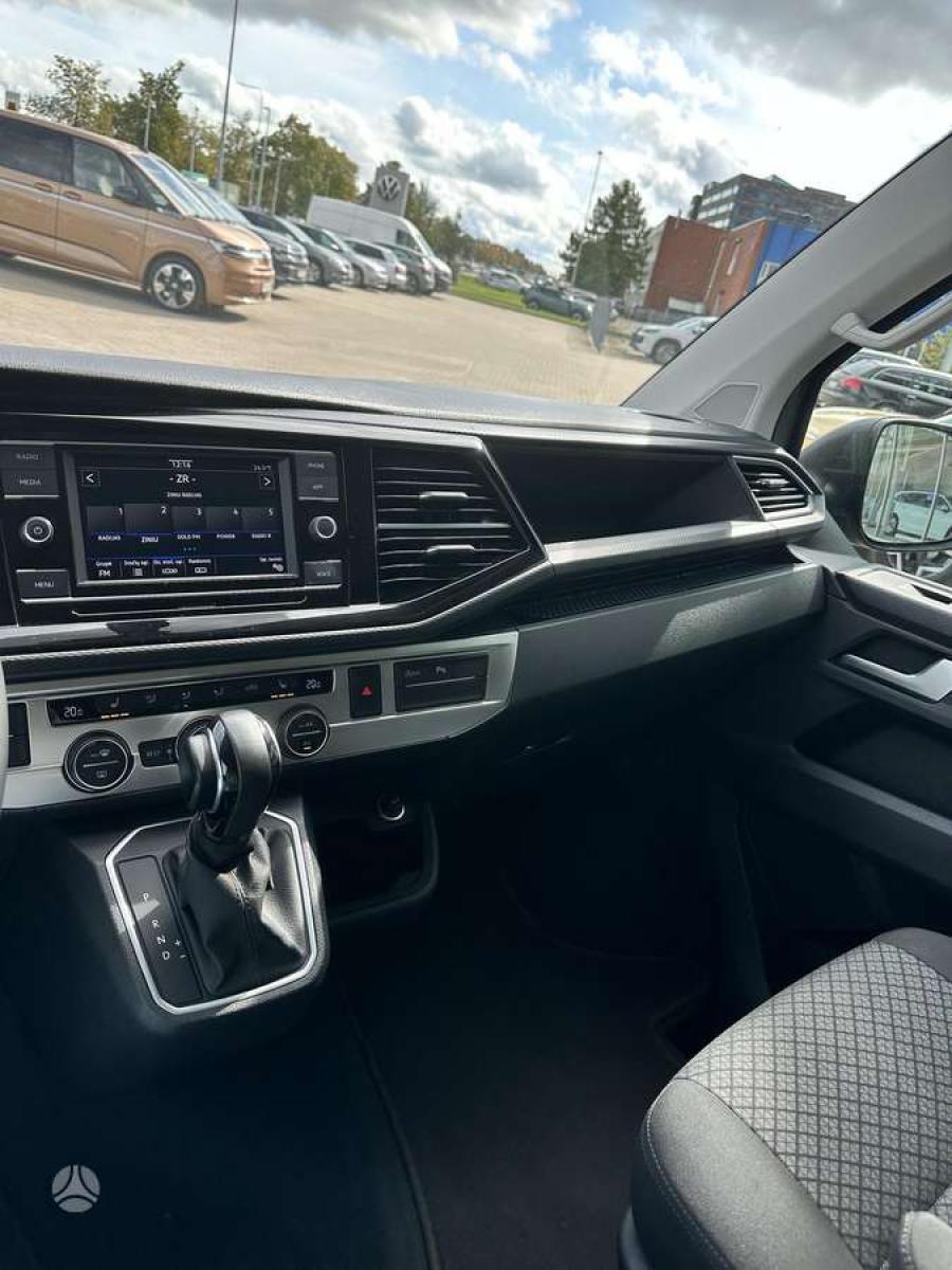 Brown Volkswagen Multivan 2021 in Siauliai, with an engine capacity of 1.97 L and mileage of 91 thousand km for 34900 €, photo 29 on AUTOMOTO.COM.LV