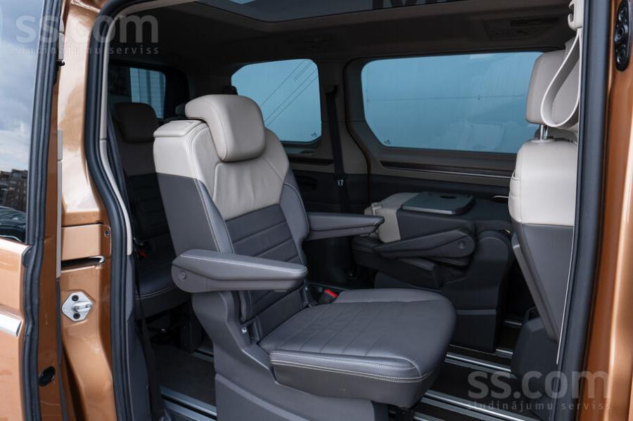 Brūns Volkswagen Multivan 2023 Rīga, ar dzinēja tilpumu 2.00 L un nobraukumu 60 tūkst. km par 48900 €, foto 7 vietnē AUTOMOTO.COM.LV